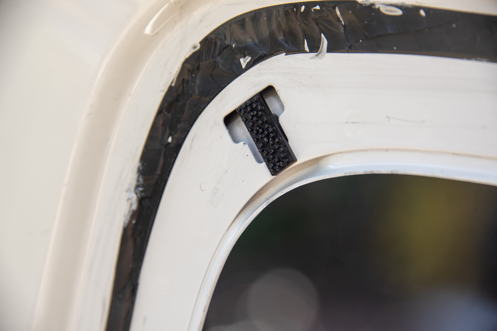 Explore Glazing sliding rear windows – TGR: Team Ghetto Racing