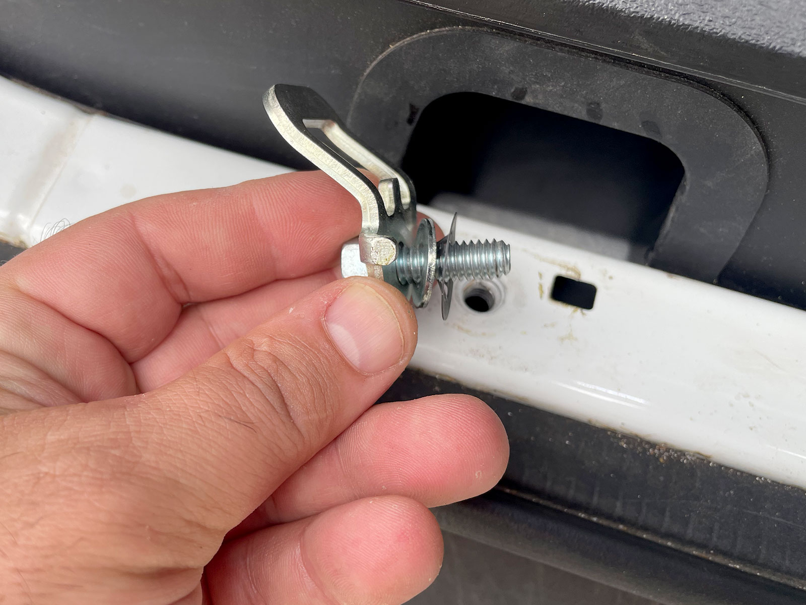 Some luggage tiedowns for the back – TGR: Team Ghetto Racing