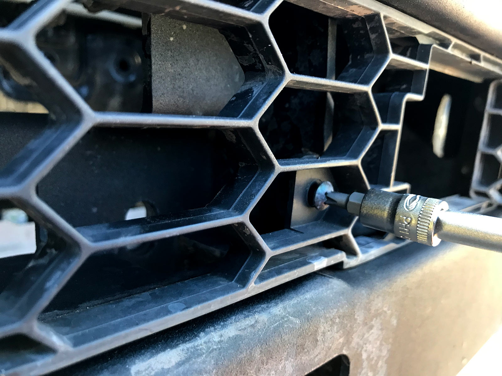 Runva 9.5XS winch install – TGR: Team Ghetto Racing