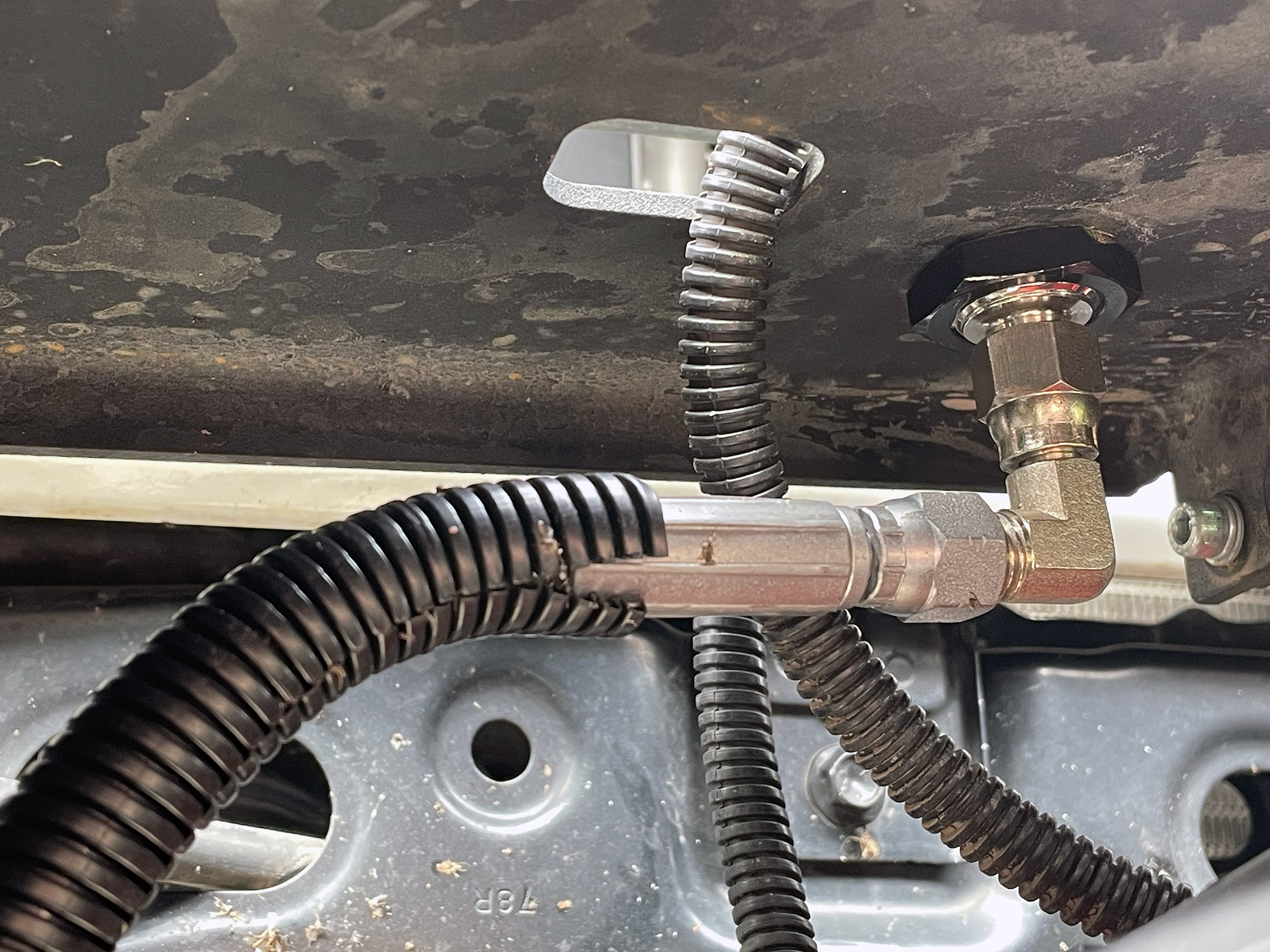 Under bonnet compressor – TGR: Team Ghetto Racing