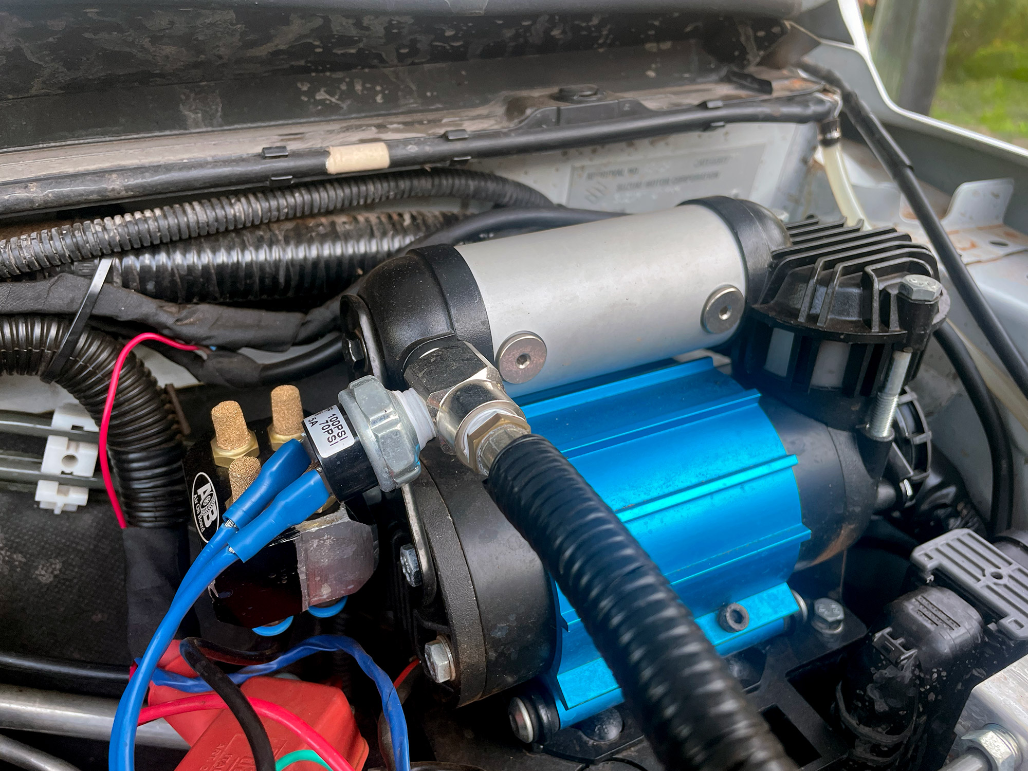 Under bonnet compressor – TGR: Team Ghetto Racing